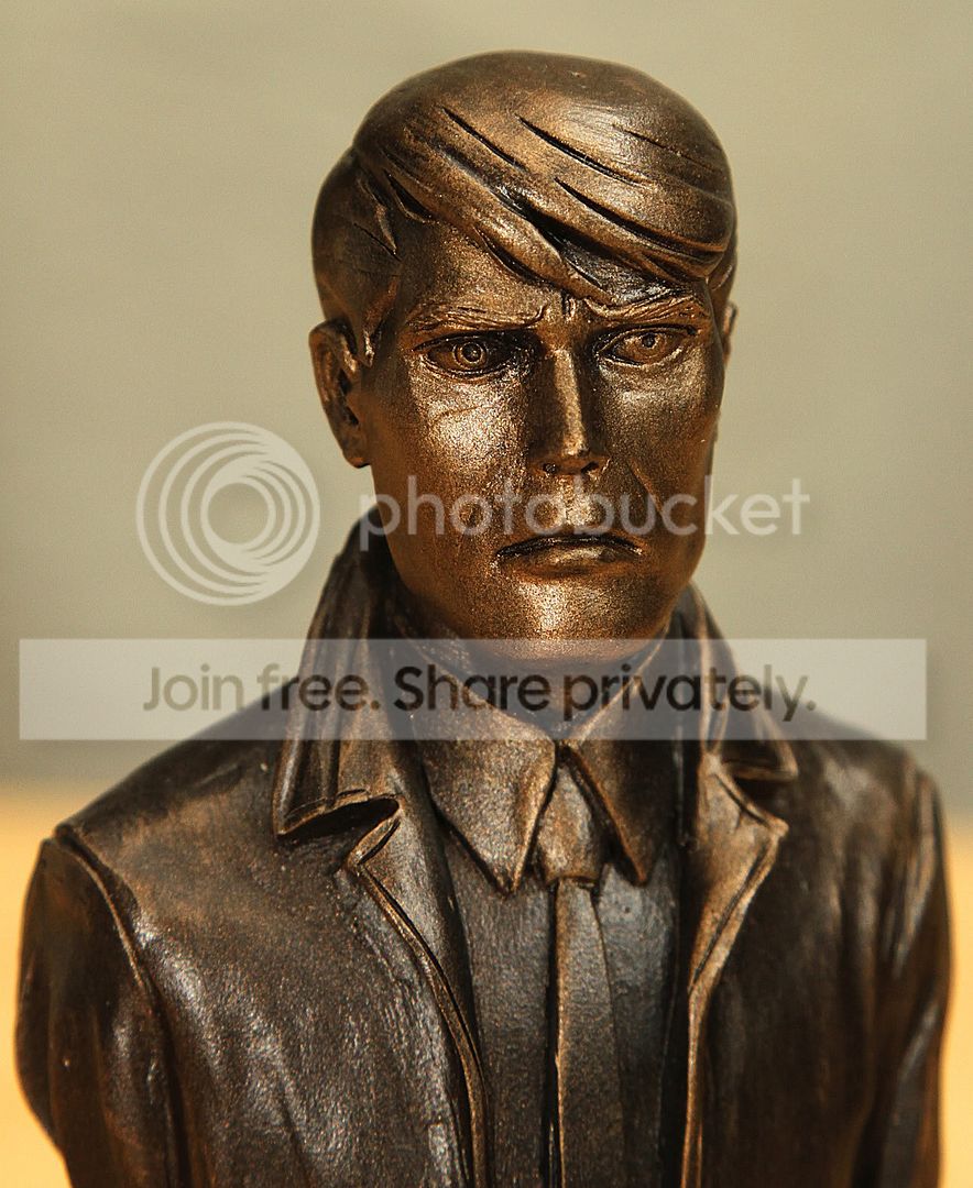 Bowen (Real) Bronze Hulk - Statue Forum